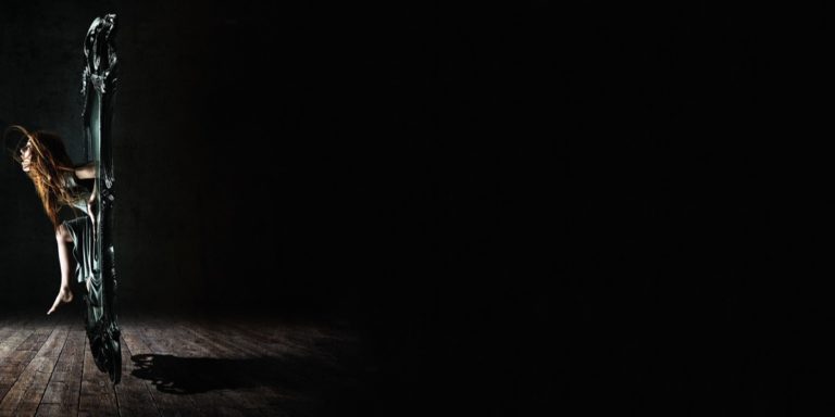 'Oculus' — Revisiting Mike Flanagan’s First Studio Film And His ...